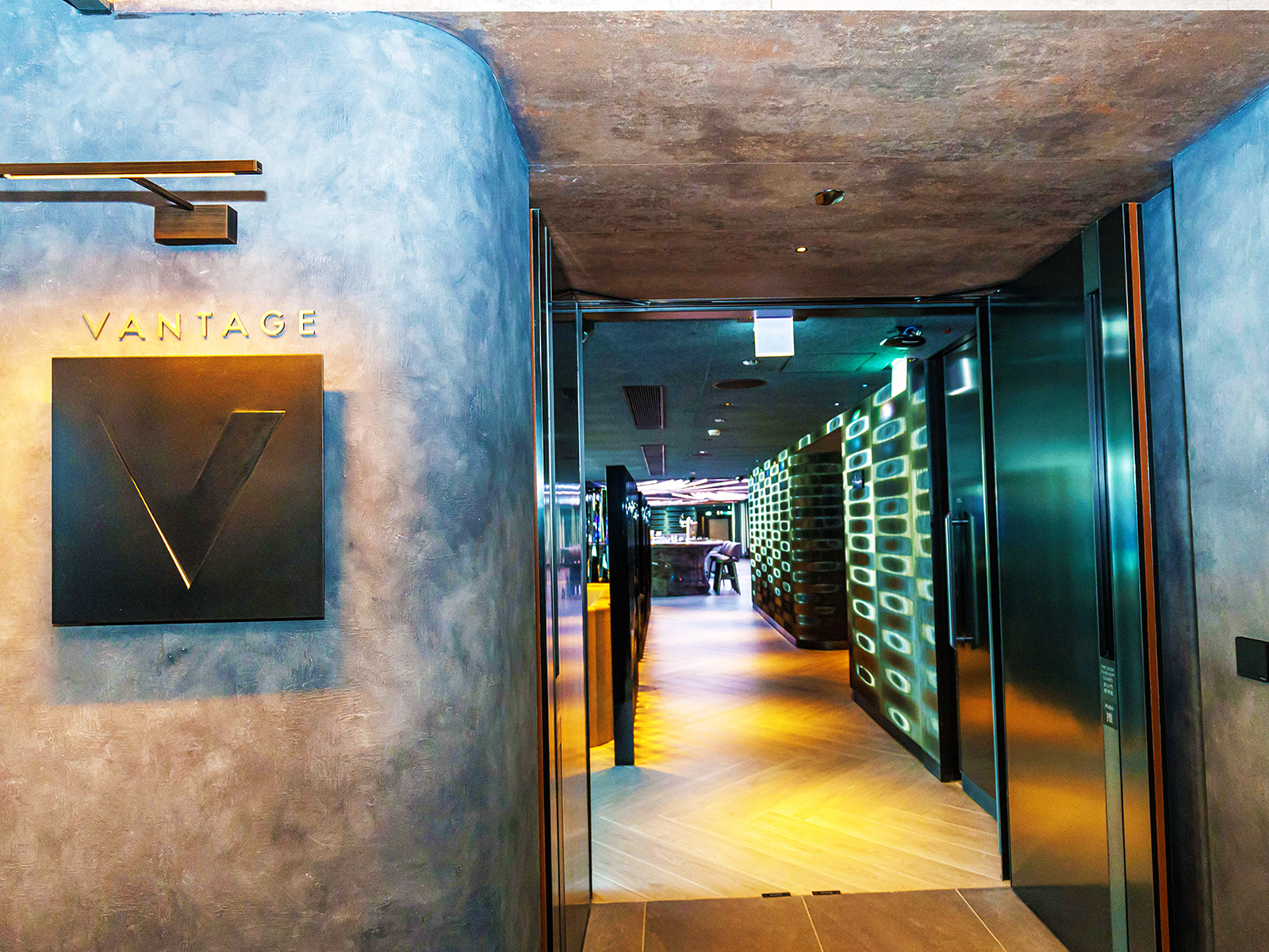 Vantage - Happy Valley Racecourse - Racecourse Experience - The Hong ...
